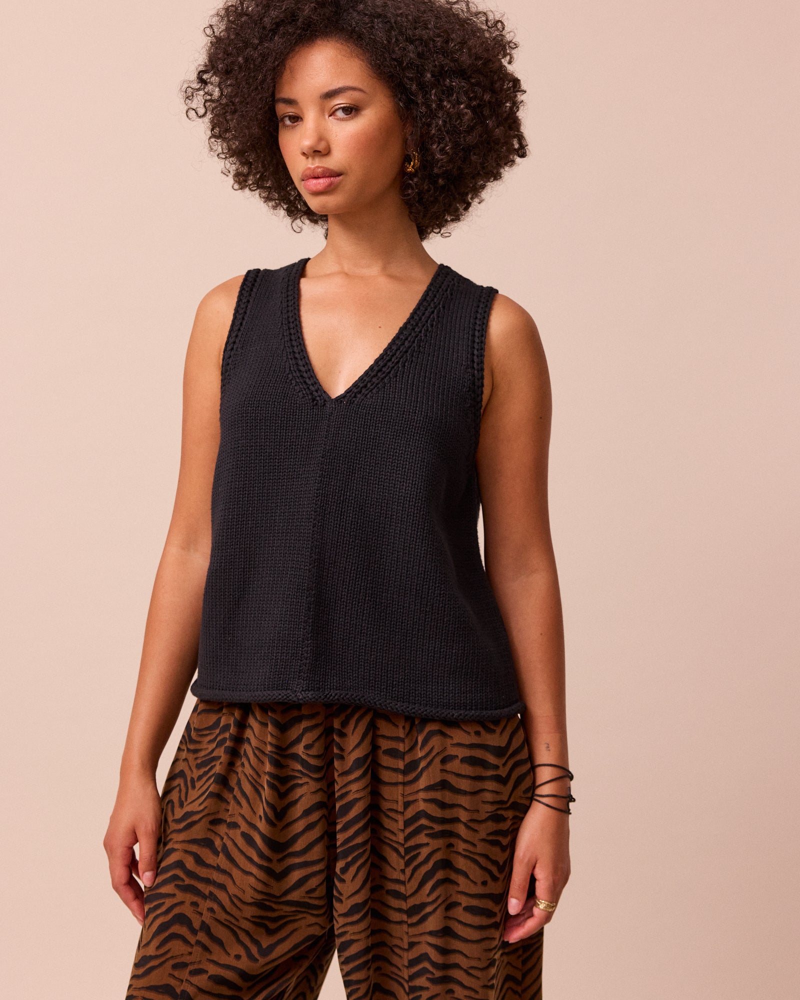 Vita Black Knit Vest – Beyond Nine