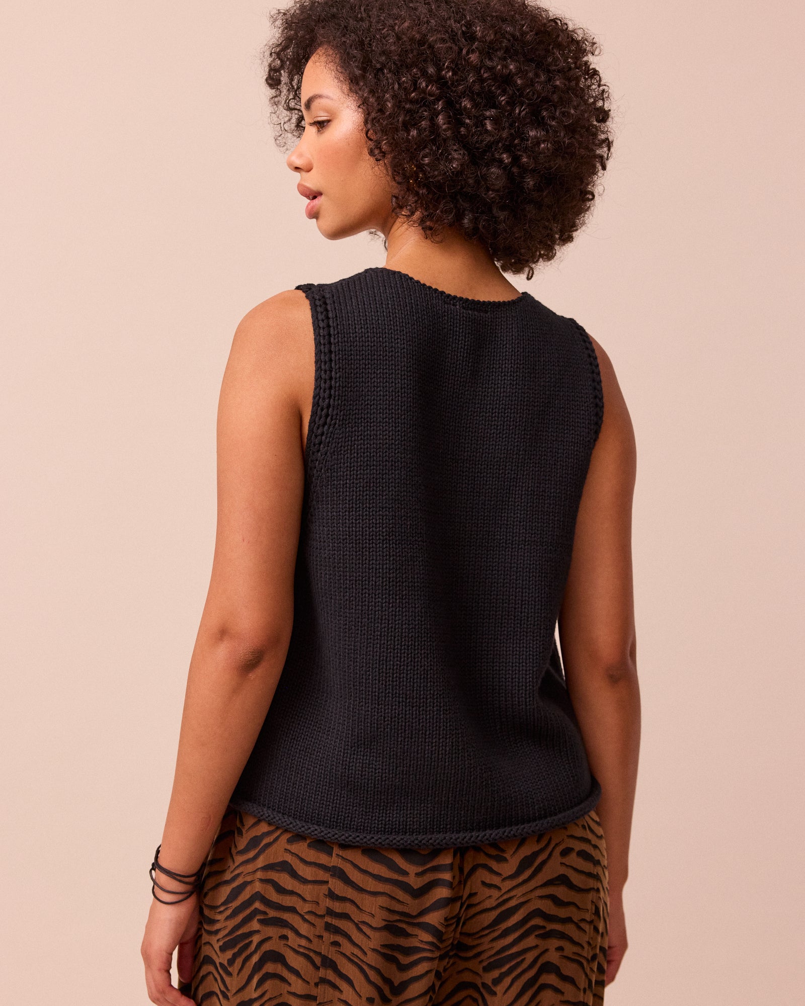 Vita Black Knit Vest – Beyond Nine